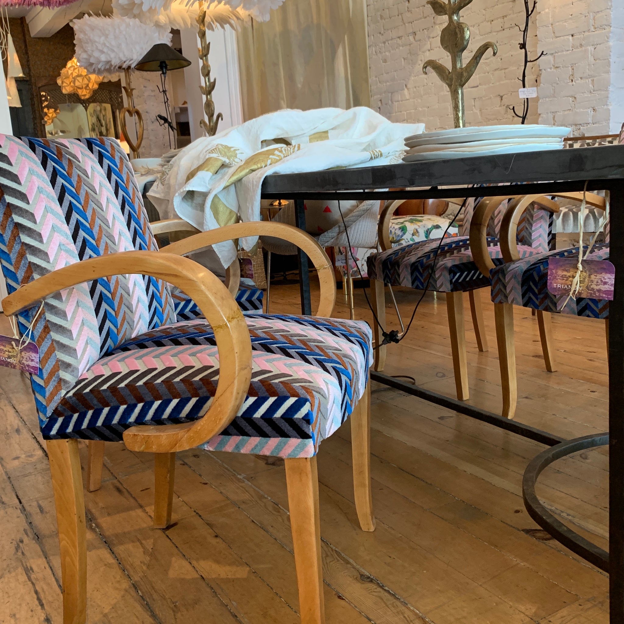 CHEVRON VELVET BRIDGE CHAIR | SEATING | SHOP ONLINE – TrianonDesign